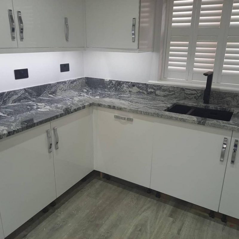 Viscount white Kitchen - Stone worktops, fireplaces, sculptures and ...